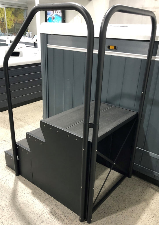 4 Tier Steps with Hand Rail – Indoor Outdoor Spas
